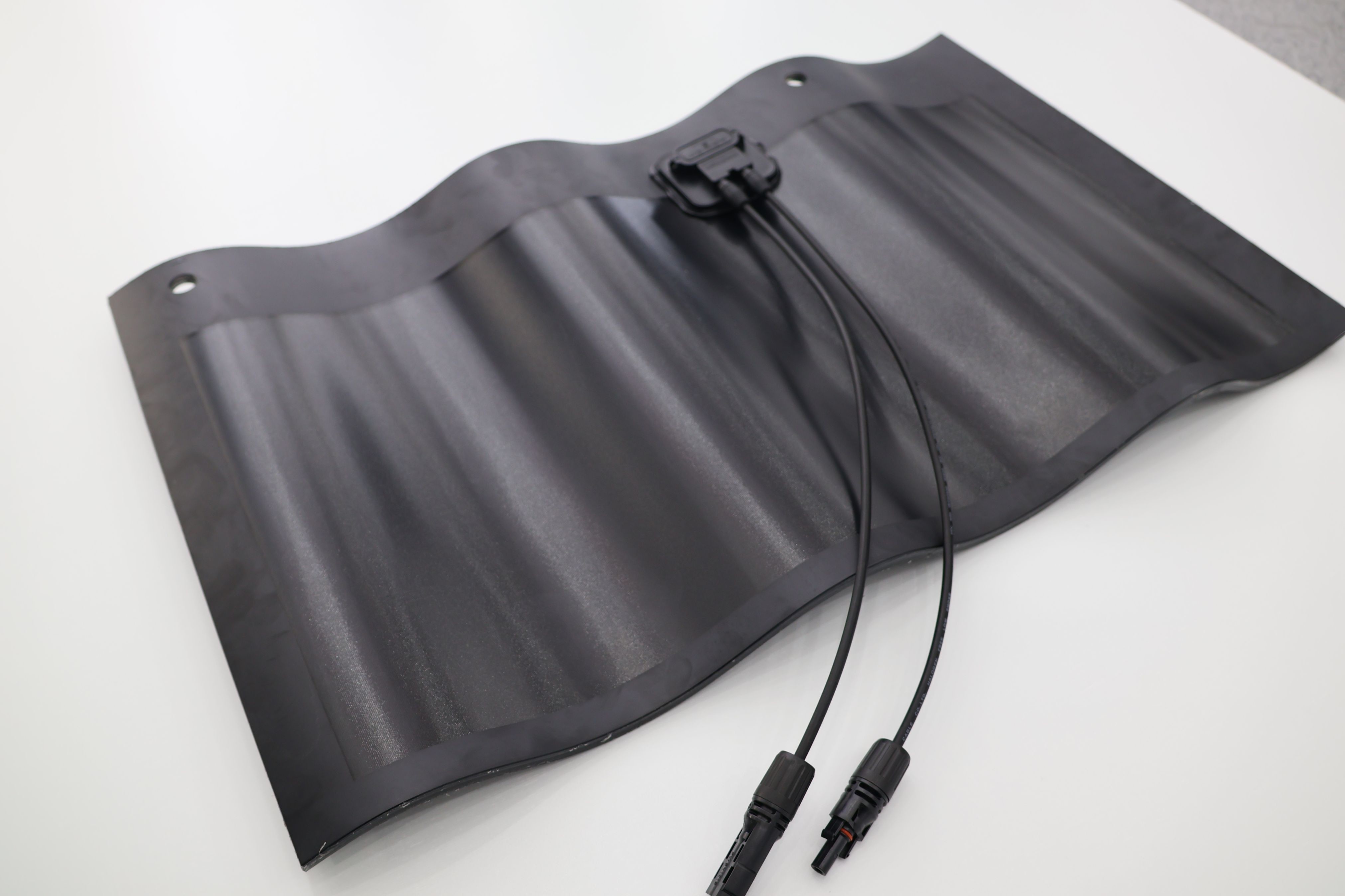 50W Thin Film Solar Power Roof Tiles Curved For Solar Energy System
