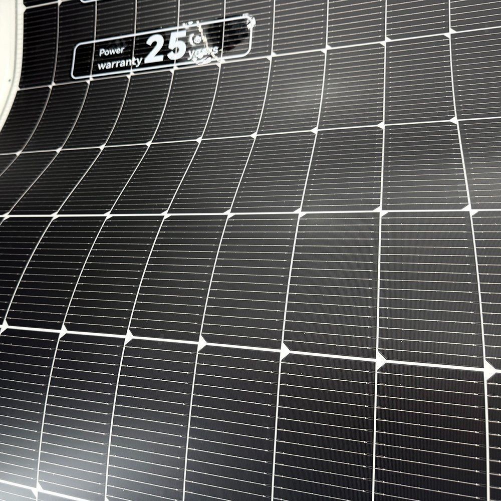Roof Material 580W PV Soft Solar Hybrid Inverter with Design and Short ...