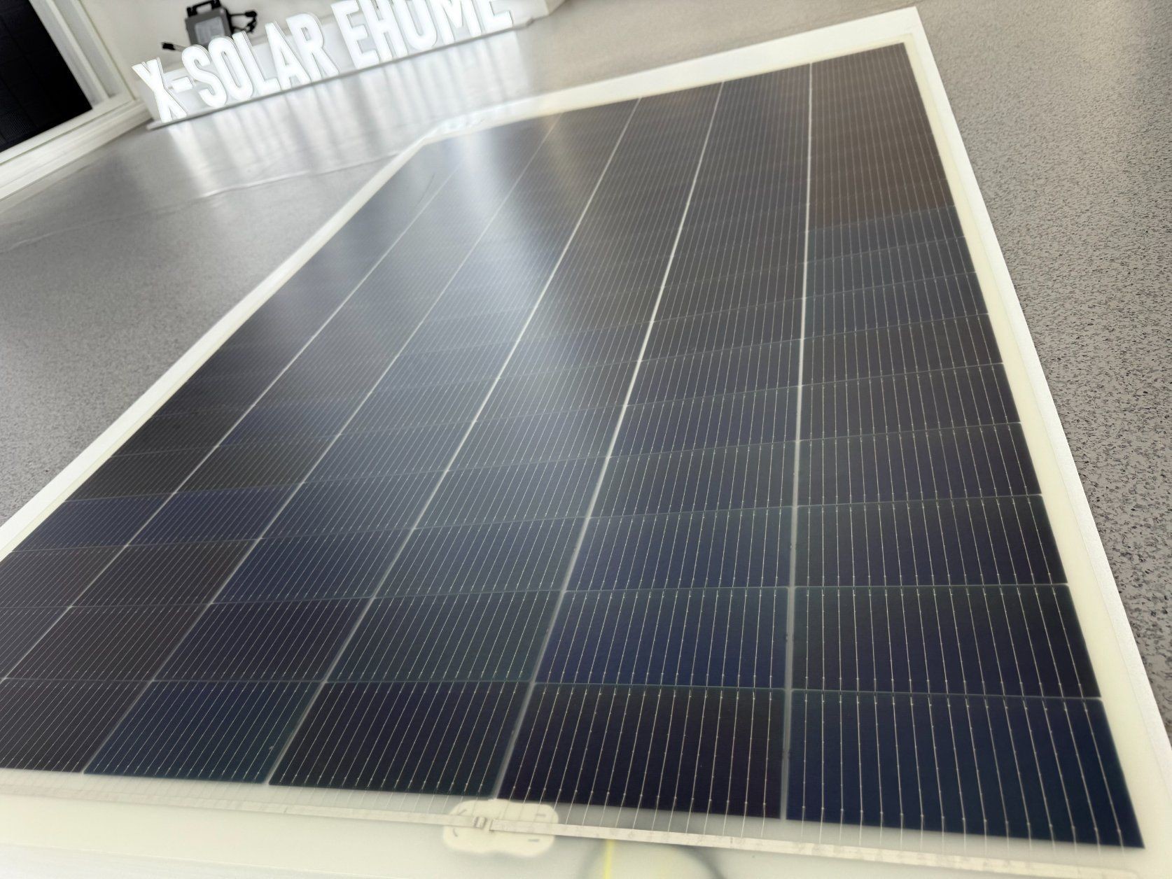 Waterproof Flexible Solar Panel 580W for RVs and Solar Power Systems ...